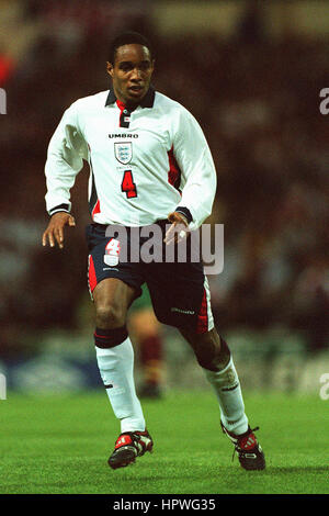 PAUL INCE ENGLAND & LIVERPOOL FC 08 September 1998 Stock Photo - Alamy