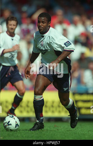 NATHAN BLAKE BOLTON WANDERERS FC 17 August 1998 Stock Photo - Alamy