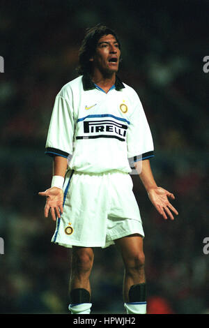 IVAN ZAMORANO INTER MILAN 12 August 1998 Stock Photo - Alamy
