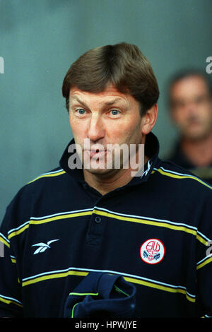 COLIN TODD BOLTON WANDERERS FC MANAGER 16 November 1998 Stock Photo - Alamy