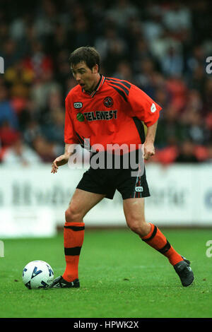 DARREN PATTERSON DUNDEE UNITED FC 17 August 1998 Stock Photo - Alamy