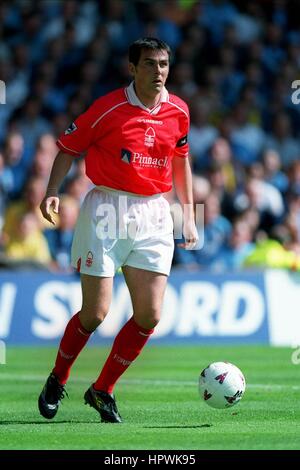 STEVE CHETTLE NOTTINGHAM FOREST FC 05 October 1998 Stock Photo - Alamy