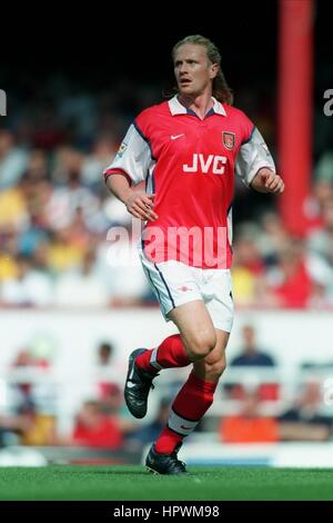 EMMANUEL PETIT ARSENAL FC 01 August 1999 Stock Photo - Alamy