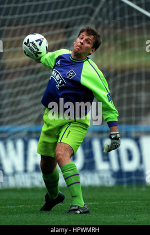 SIMON TRACEY SHEFFIELD UNITED FC 14 November 1999 Stock Photo - Alamy