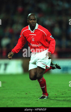 DES LYTTLE NOTTINGHAM FOREST FC 10 January 1999 Stock Photo - Alamy