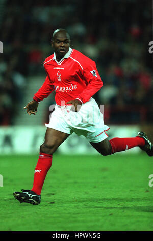 DES LYTTLE NOTTINGHAM FOREST FC 10 January 1999 Stock Photo - Alamy