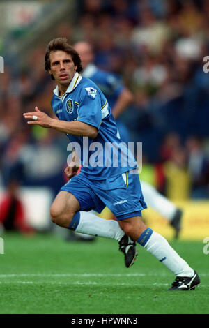 GIANFRANCO ZOLA CHELSEA FC 06 September 1998 Stock Photo - Alamy