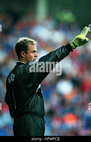 JONATHAN GOULD GLASGOW CELTIC FC 21 September 1998 Stock Photo - Alamy