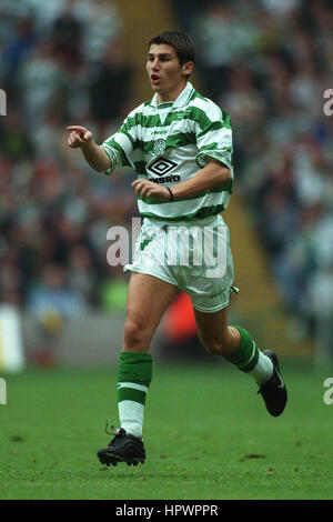MARK BURCHILL GLASGOW CELTIC FC 24 August 1998 Stock Photo - Alamy