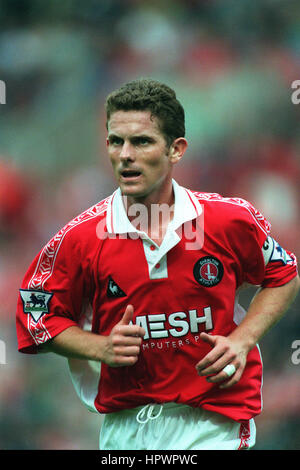 MARK KINSELLA CHARLTON ATHLETIC FC 27 September 1998 Stock Photo - Alamy