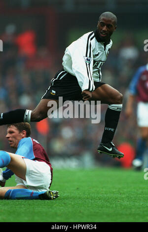 DEAN STURRIDGE DERBY COUNTY FC 25 November 1997 Stock Photo - Alamy