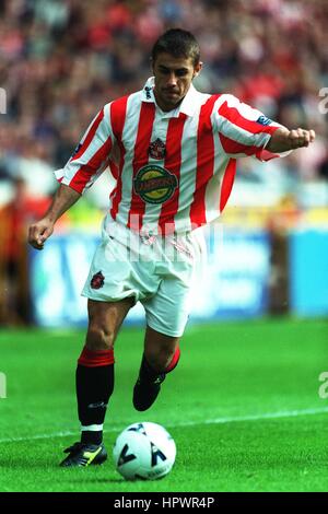 KEVIN PHILLIPS . SUNDERLAND FC 30 January 1998 Stock Photo - Alamy