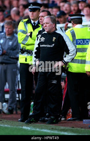CRAIG BROWN SCOTLAND MANAGER 12 October 1998 Stock Photo - Alamy