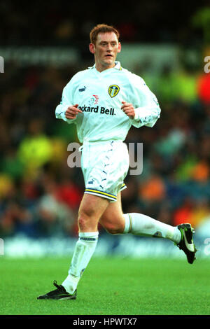 DAVID HOPKIN LEEDS UNITED FC 03 October 1999 Stock Photo - Alamy