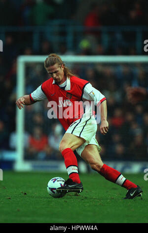 EMMANUEL PETIT ARSENAL FC 02 November 1998 Stock Photo - Alamy