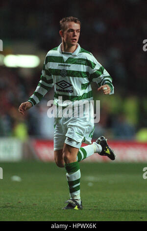 SIMON DONNELLY GLASGOW CELTIC FC 20 October 1995 Stock Photo - Alamy
