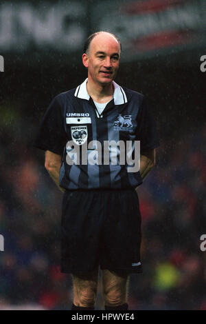 DAVID ELLERAY PREMIER LEAGUE REFEREE VILLA PARK BIRMINGHAM ENGLAND 30 ...