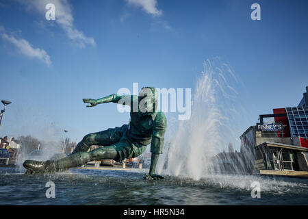 "The Splash", sculpture of Tom Finney, by Peter Hodgkinson. Deepdale ...
