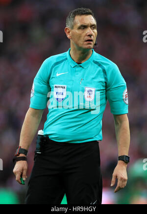 Match Referee Andre Marriner Stock Photo - Alamy