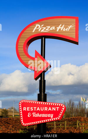 Pizza Hut takeaway restaurant sign and logo Stock Photo - Alamy