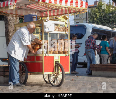 Food seller selling Simit Turkish bagel, Grand Bazaar (Great Bazaar ...