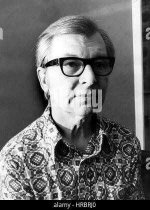 Dad's Army actor Clive Dunn with his daughters Jessica (left) and Polly ...