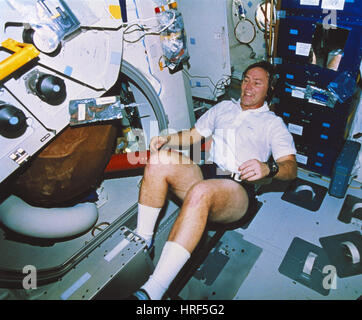 STS-74, Space Shuttle Atlantis, 1995 Stock Photo - Alamy