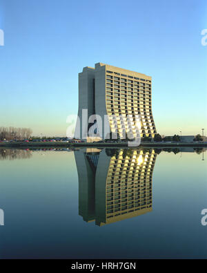 Wilson Hall at Fermilab Stock Photo - Alamy