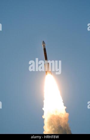 Dawn Spacecraft Launch, 2007 Stock Photo - Alamy