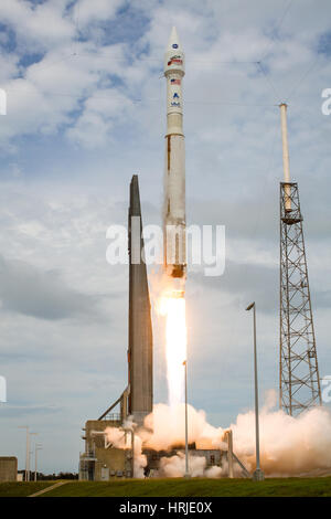 MAVEN Launches Toward Mars Stock Photo - Alamy