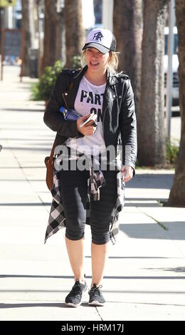Hilary Duff attending her Monday morning workout at Training Mate gym ...