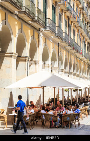 barri vell old quarter architecture, Girona, Spain Stock Photo - Alamy