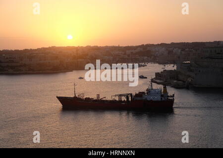 Sunrise on Grand Harbour at Valletta, Malta Stock Photo - Alamy
