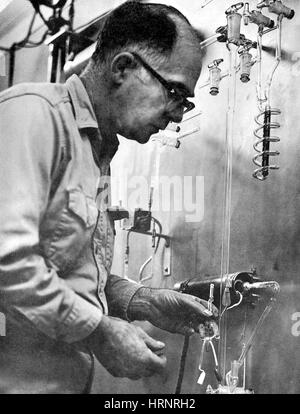 Raymond Davis Jr., American Physicist and Chemist Stock Photo - Alamy