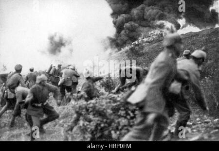 World War 1: Battle of Verdun. German artillery soldiers taking a meal ...