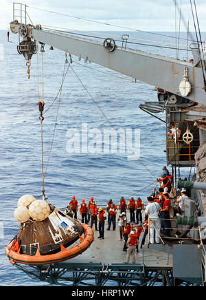 Apollo 13 command module capsule is recovered from the Pacific Ocean ...