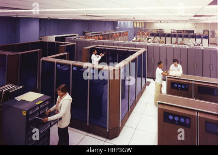 CDC 7600 Supercomputer, LLNL, 1970s Stock Photo - Alamy