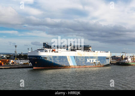 Vehicle carrier ship Centaurus Leader, docked in Brisbane River ...