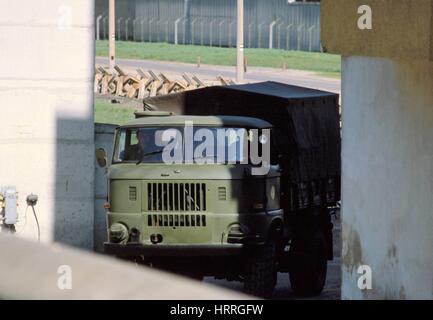 The Berlin Wall in 1986, DDR border police ( Volkspolizei Stock Photo ...