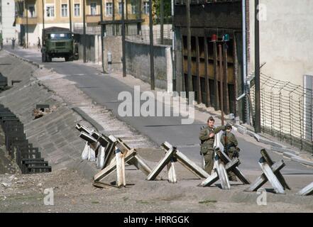 The Berlin Wall in 1986, DDR border police ( Volkspolizei Stock Photo ...