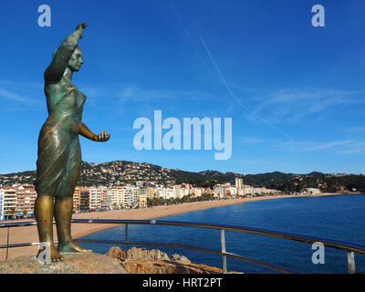 Dona Marinera monument to wife's sailor in Lloret de Mar in Costa Brava ...