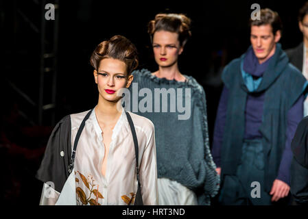Model Jeanne Cadieu walks on the runway during the Fendi Ready to Wear ...