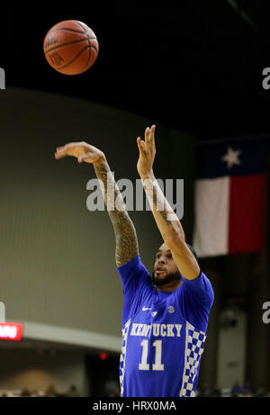 College Station, Tx, US. 4th Mar, 2017. Kentucky forward Derek Willis ...