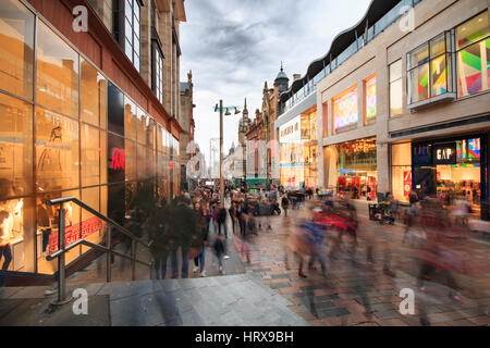 Busy streets of Glasgow Scotland Stock Photo - Alamy