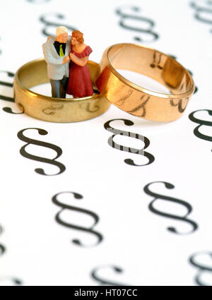 Symbolbild Ehevertrag symbolic for marriage contract Stock Photo - Alamy