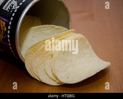 Pringles Original potato chips, package of 165 grams. Pringles is a ...