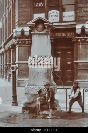 The Aldgate Pump Stock Photo - Alamy