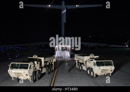 A Terminal High Altitude Area Defense, or (THAAD) weapon system ...