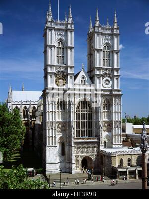 Exterior view of Westminster Abbey facade in autumn near Parliament ...
