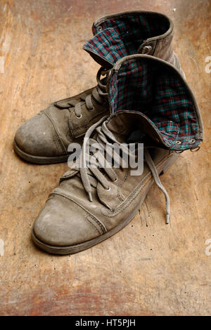 Old dirty dusty worn out shoes Stock Photo: 134584333 - Alamy